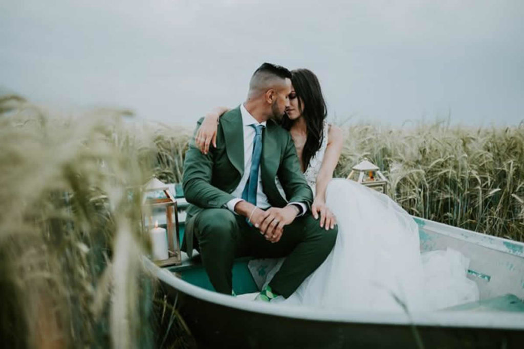 Trajes de ceremonia en color verde, la tendencia que todos los novios ...
