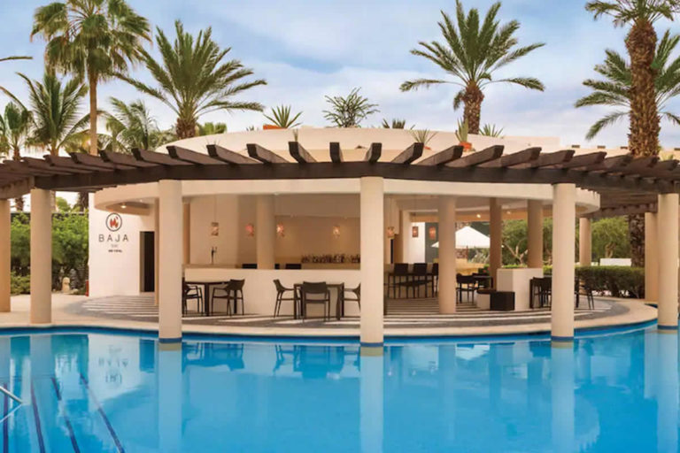 El equipo de especialistas en romance de este lujoso oasis, ubicado a orillas del Mar de Cortés ...