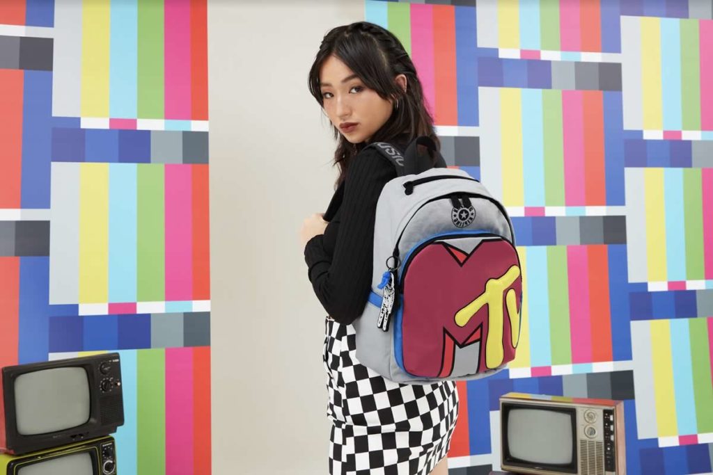 Kipling x MTV una colaboración nostálgica y expresiva : Fiancee Bodas