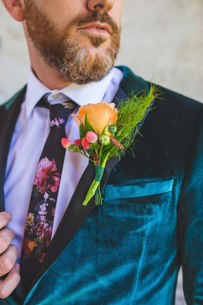 ¡Adiós a los trajes negros! 30 trajes de colores para novios modernos ...