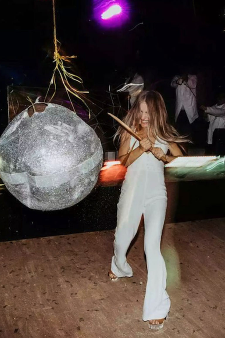 Divertidas ideas para una despedida de soltera con temática disco ...