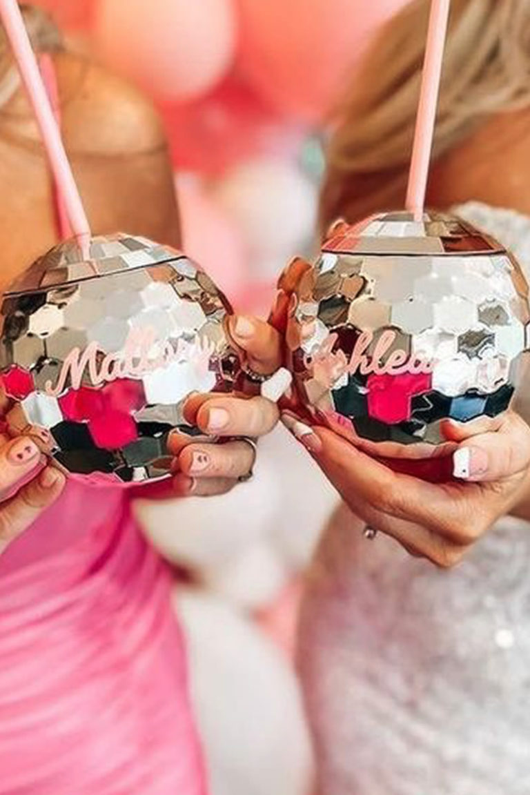 Divertidas ideas para una despedida de soltera con temática disco ...