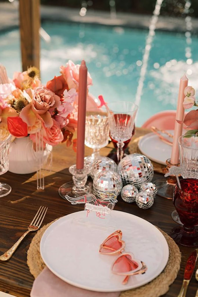 Divertidas ideas para una despedida de soltera con temática disco ...