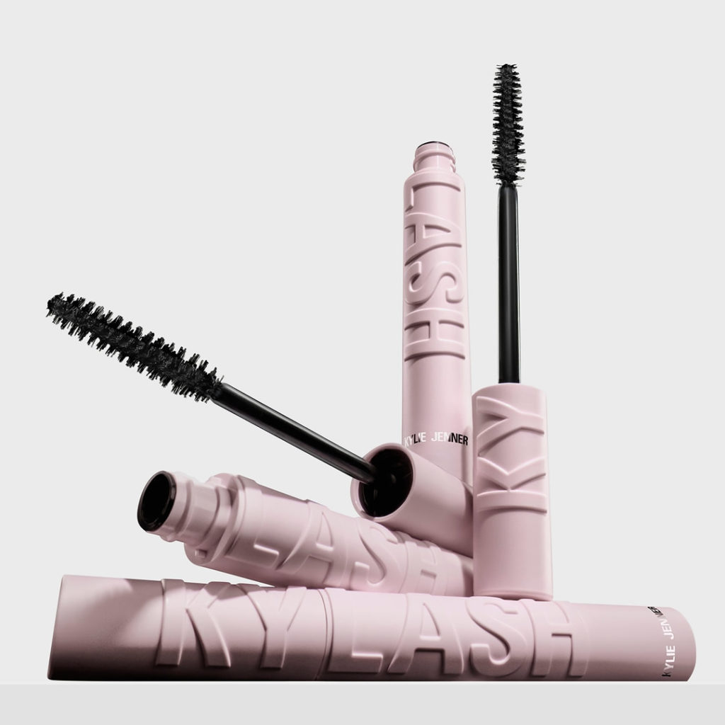 Kylie Jenner lanza la primera máscara de pestañas de Kylie Cosmetics ...